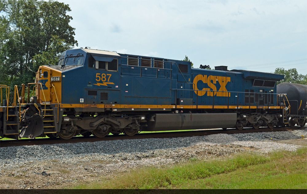 CSX 587